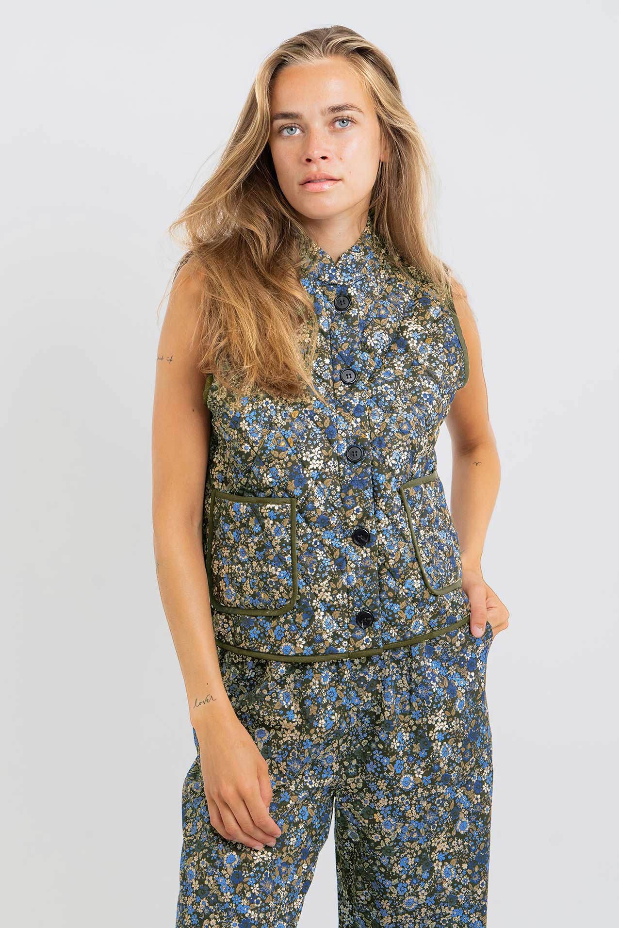 CairoLL Quilted Vest - Blue – LOLLYS LAUNDRY